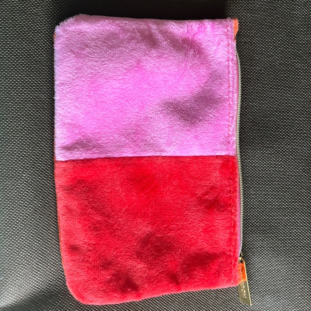 Ipsy December 2022 Glam Bag Red & Pink Hooray Makeup … - Gem
